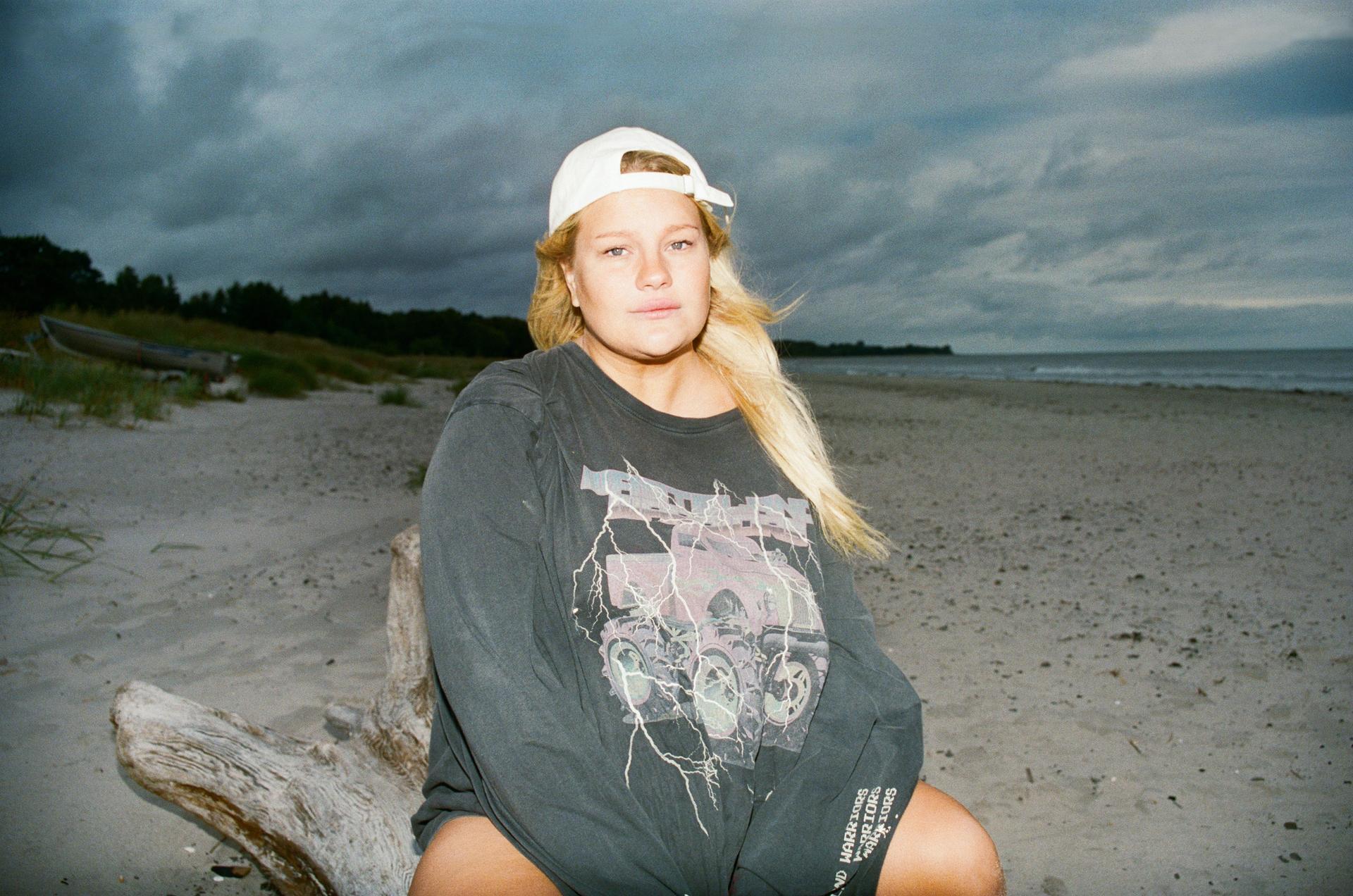 Sarah Klang Reflects on Fears, Hopes, Life's Phases, and Overwhelming ...