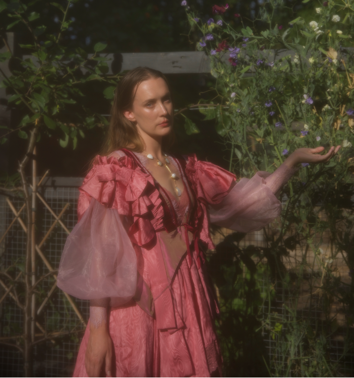 Indie Songstress Allie Crow Buckley Announces New Album 'Utopian ...