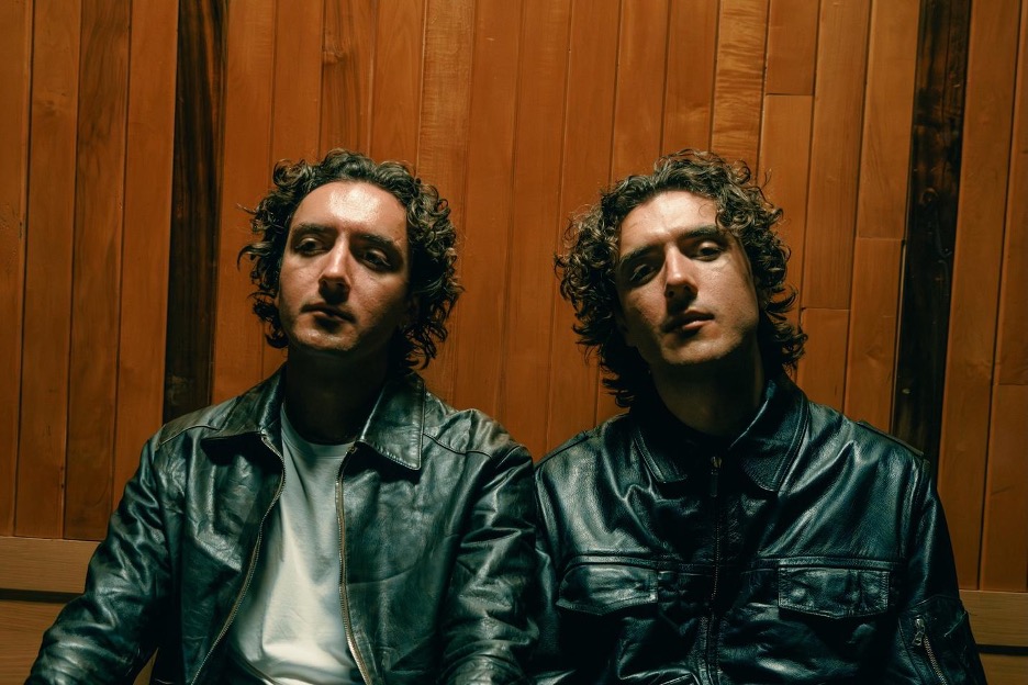 Manchester PSYCH-POP TWIN DUO THE Flints Announce New EP ‘21st Century ...