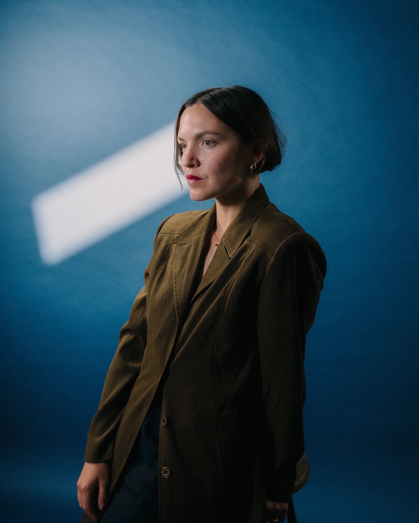 Rising UK neo-soul and pop star Olive Jones announces debut album "For ...