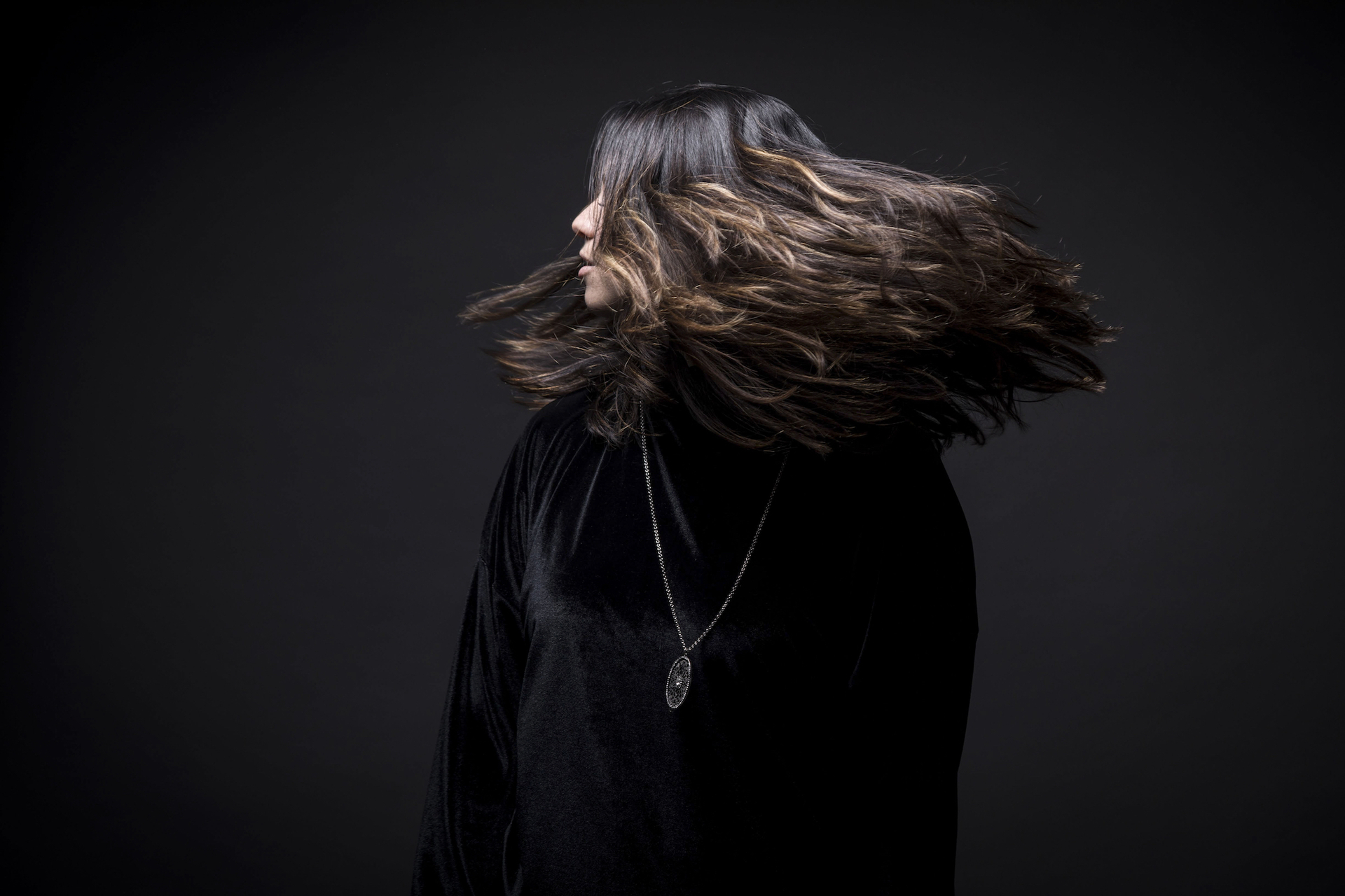 Roses & Revolutions Share Stage With Gin Wigmore; Listen To "Big Bad ...