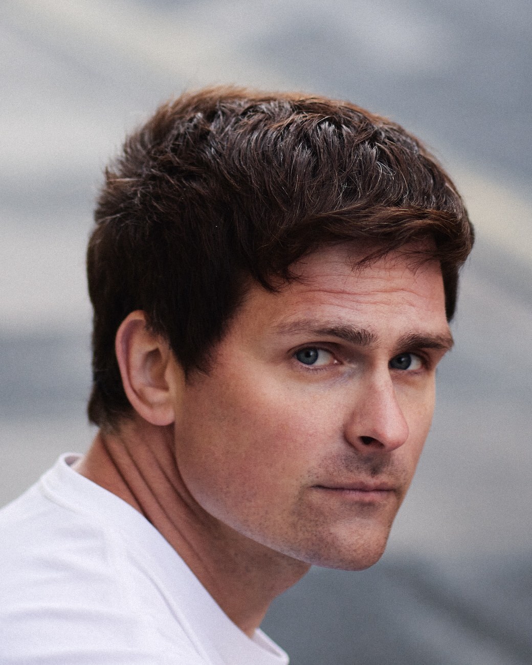 Tom Speight announces album "Perfect Strangers" (out 26th Sept), Shares ...