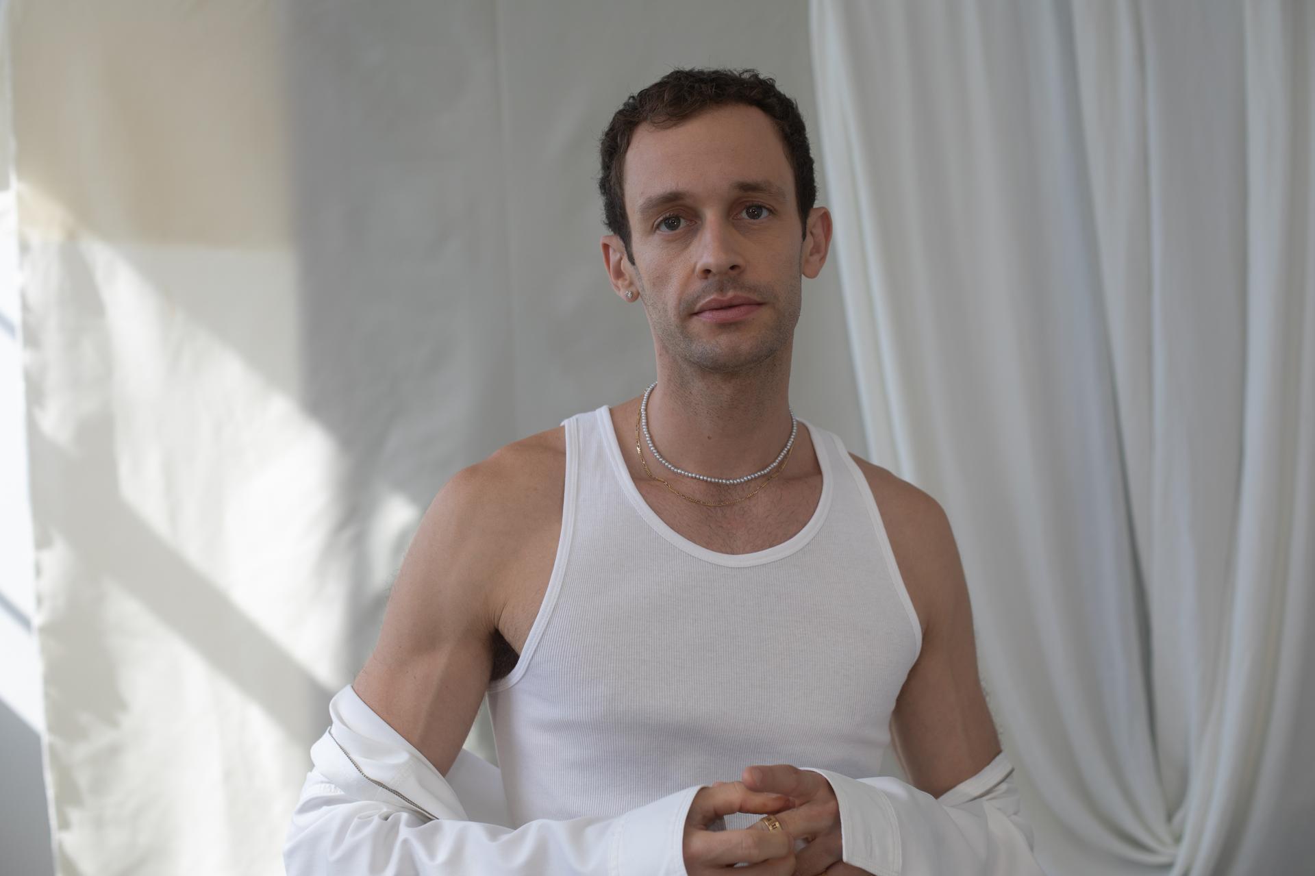 Wrabel Releases Melancholic Tale of Heartbreak, "beautiful day"; New ...